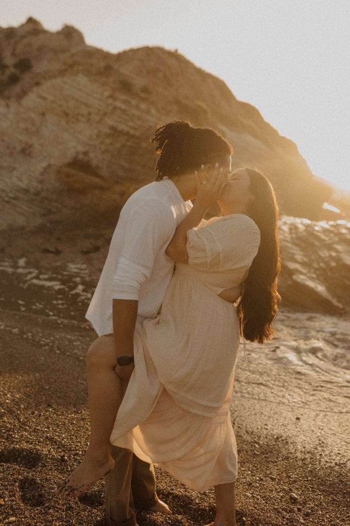 Coastal Montaña de Oro Engagement Session - sierrabrookphotography.com