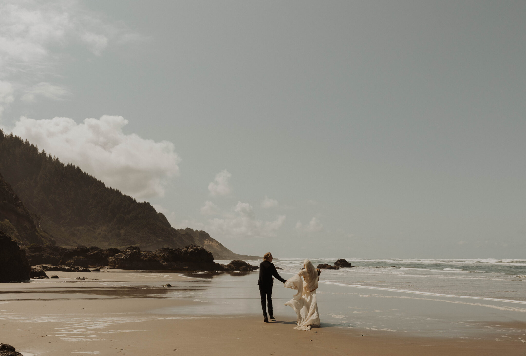 How to Have Your Wedding Photographed for FREE - sierrabrookphotography.com